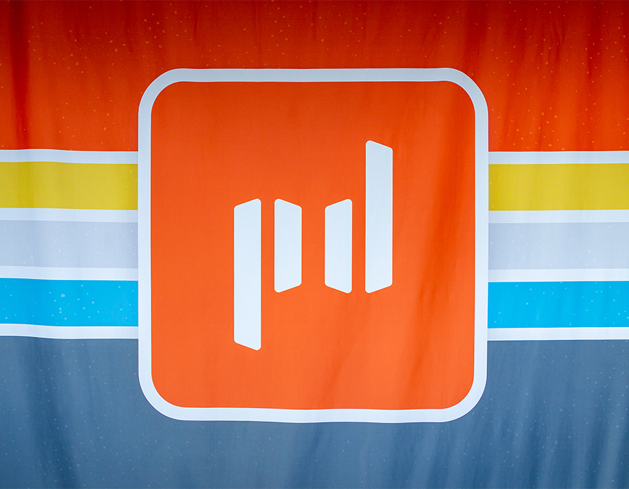 VIBRANT EVENT BACKDROPS | Hittn' Skins